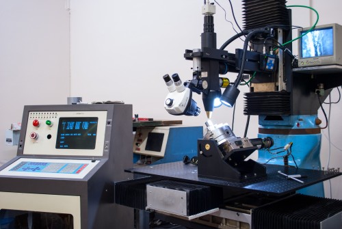 Miyachi Unitek LW300A welder | Industrial Lasers | Laser Resale